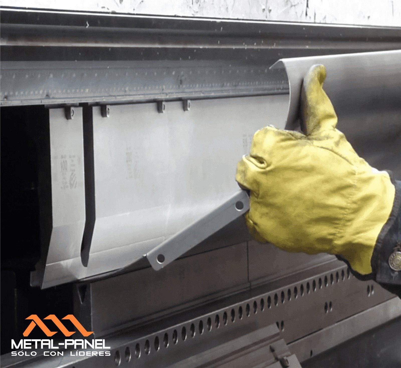 Servicio de Doblez en Placa en Ensenada | Metal Panel